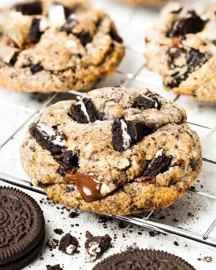 Chocolate Chip Oreos Cookies | Movers and Bakers